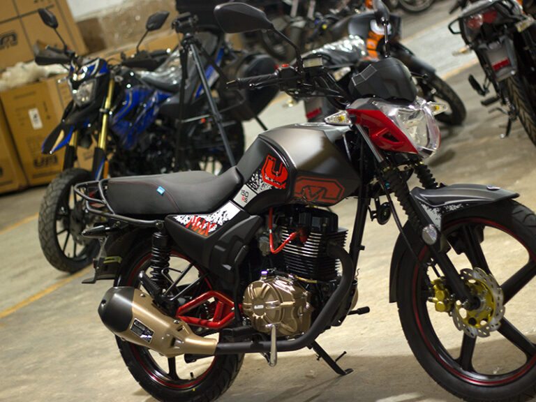 MAX 150 RS 2024 —(AGOTADO)— – UM Motos Mexico Tienda Oficial